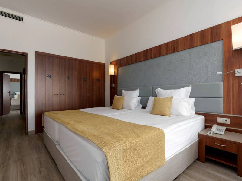 Alua Helios Bay en Obzor, Web oficial